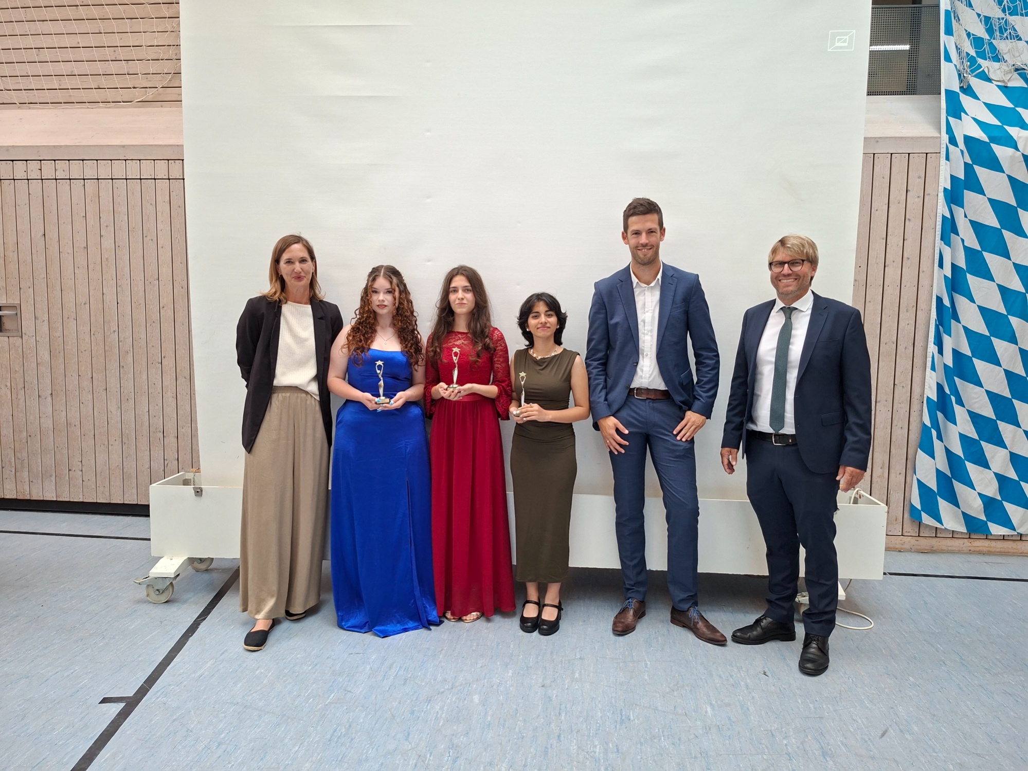 Abschlussfeier der 9. Klassen – Ein unvergesslicher Abend - Grund- & Mittelschule St. Josef